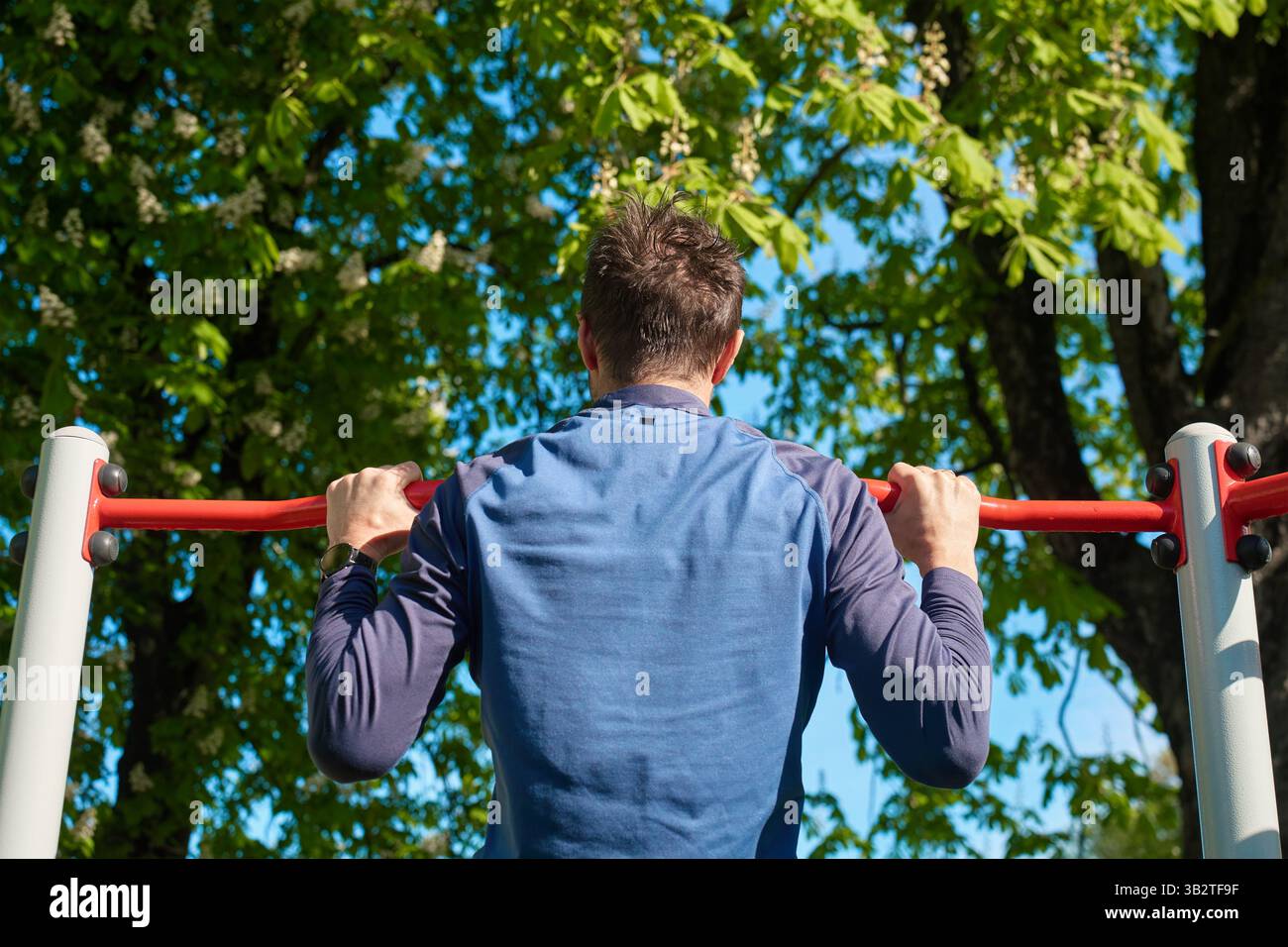 Man performing workout in gym hi-res stock photography and images - Alamy