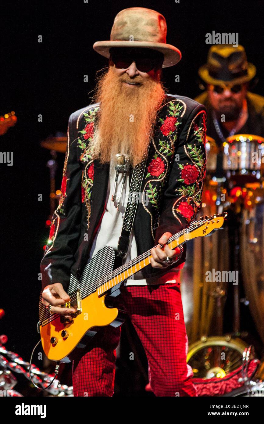 Billy gibbons and the bfgs band hi-res stock photography and images - Alamy