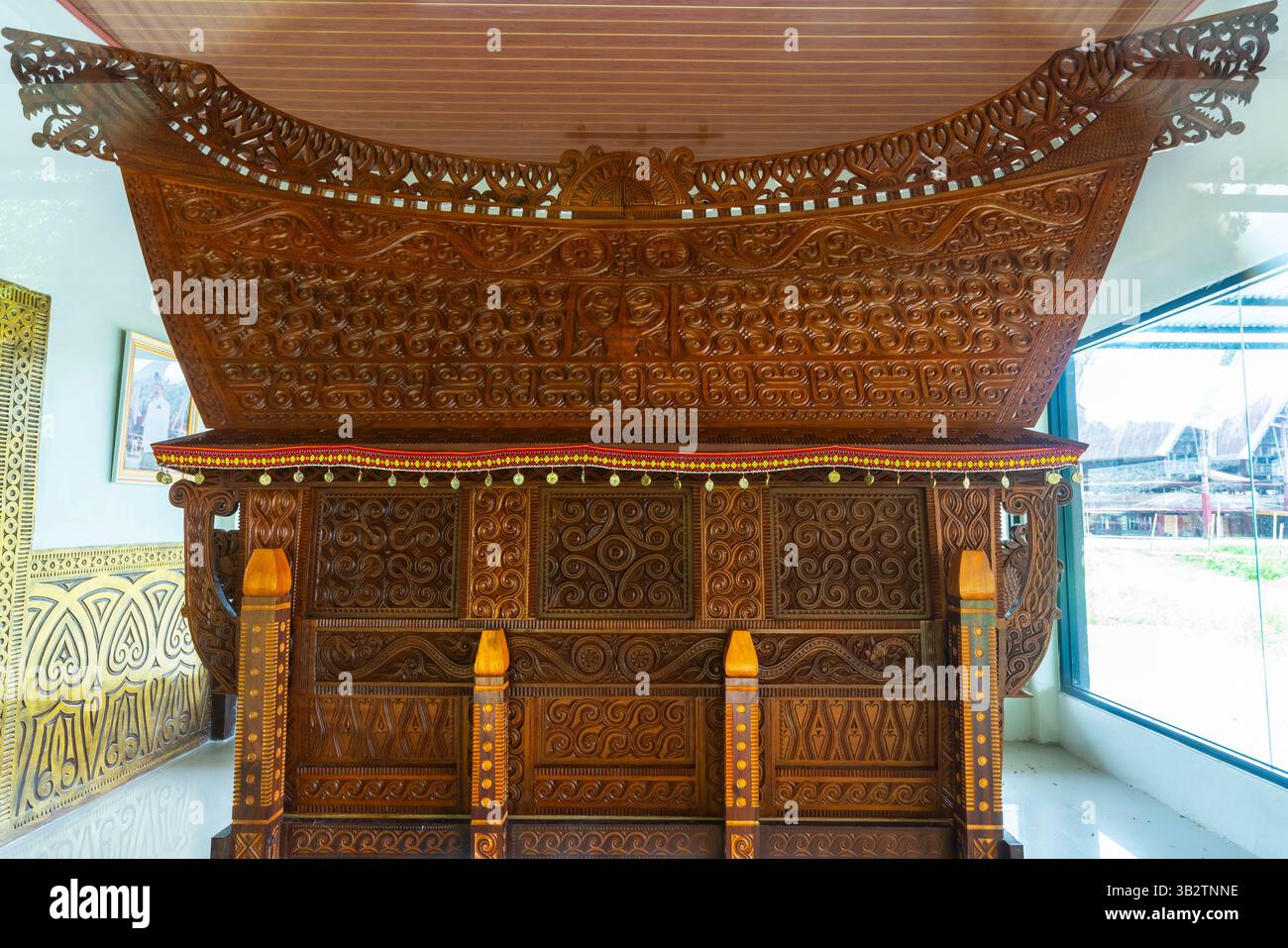 Statue of Petrus pasulu' (the youngest son of Ne' Gandeng) in front of ...