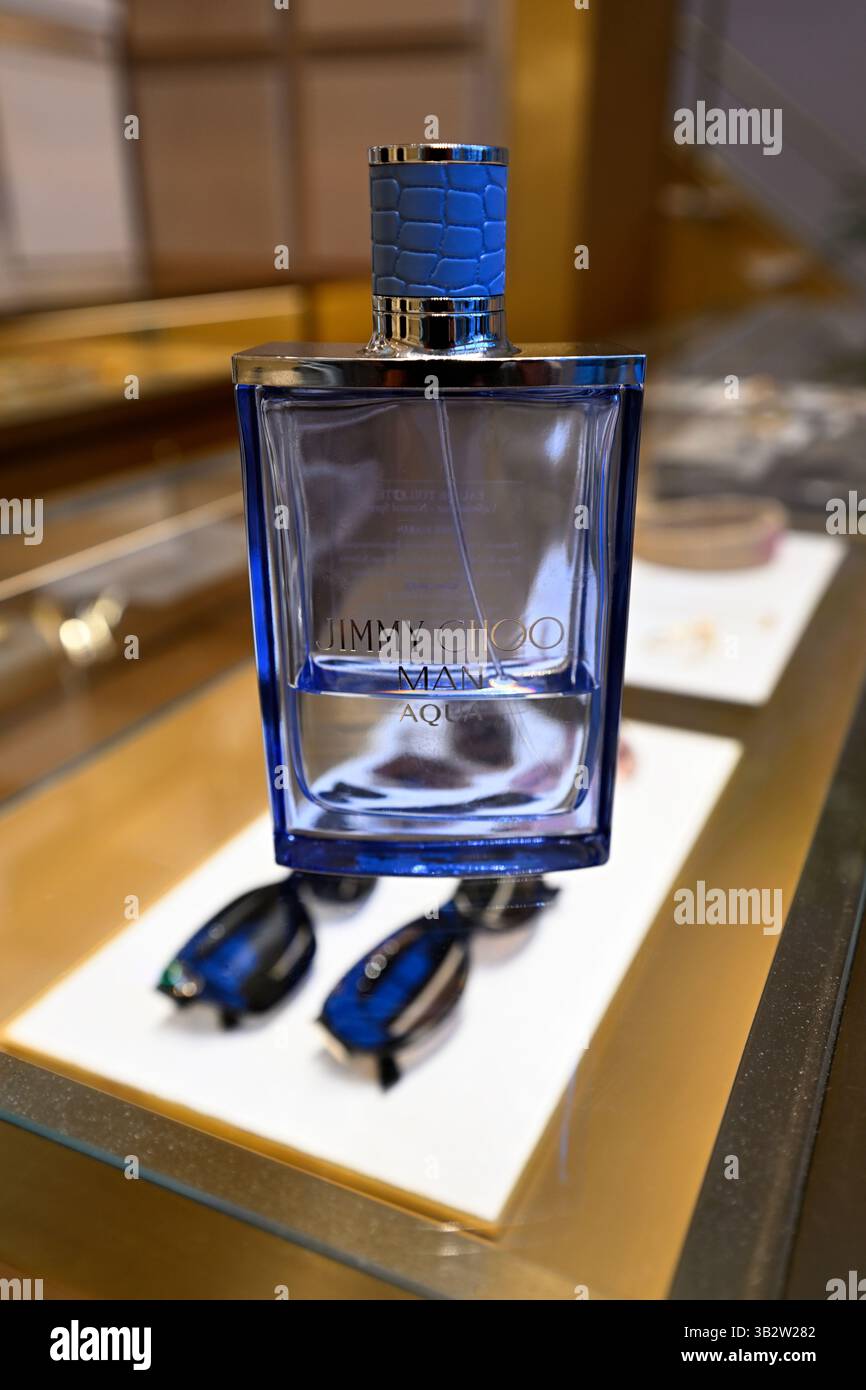 Jimmy choo designer label hi-res stock photography and images - Alamy