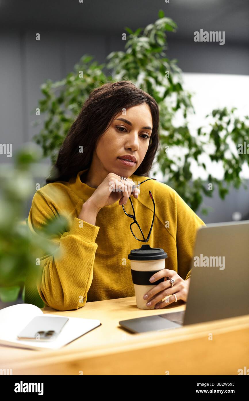 Young elegant woman sips hi-res stock photography and images - Alamy