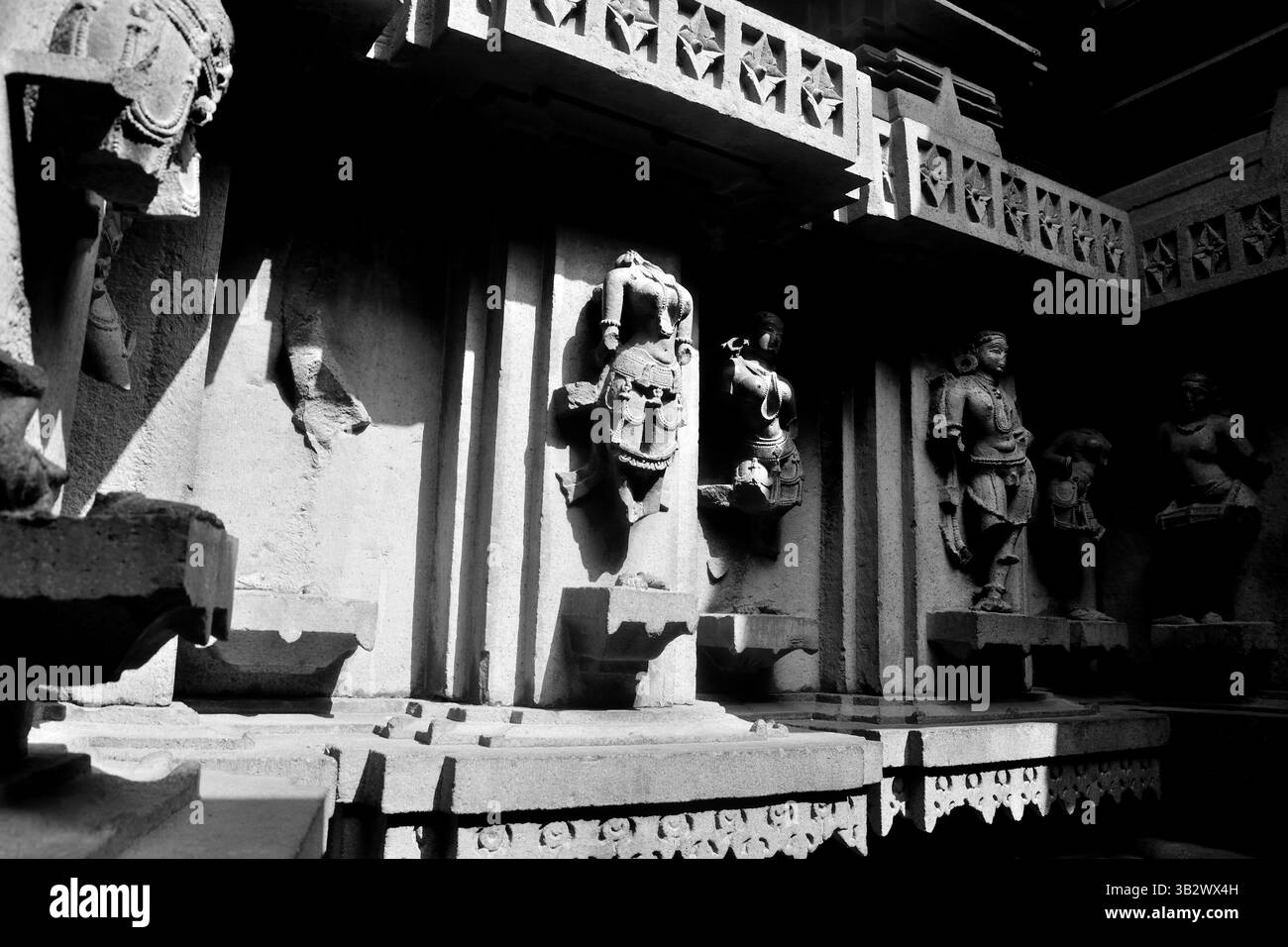 Beautifully carved idols on the inner wall of the Bhuleshwar Temple ...