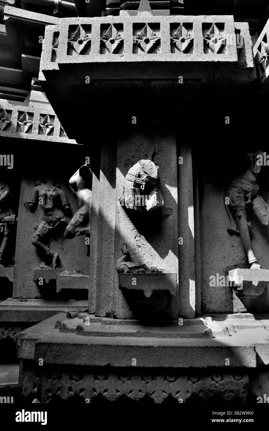 Beautifully carved idols on the inner wall of the Bhuleshwar Temple ...