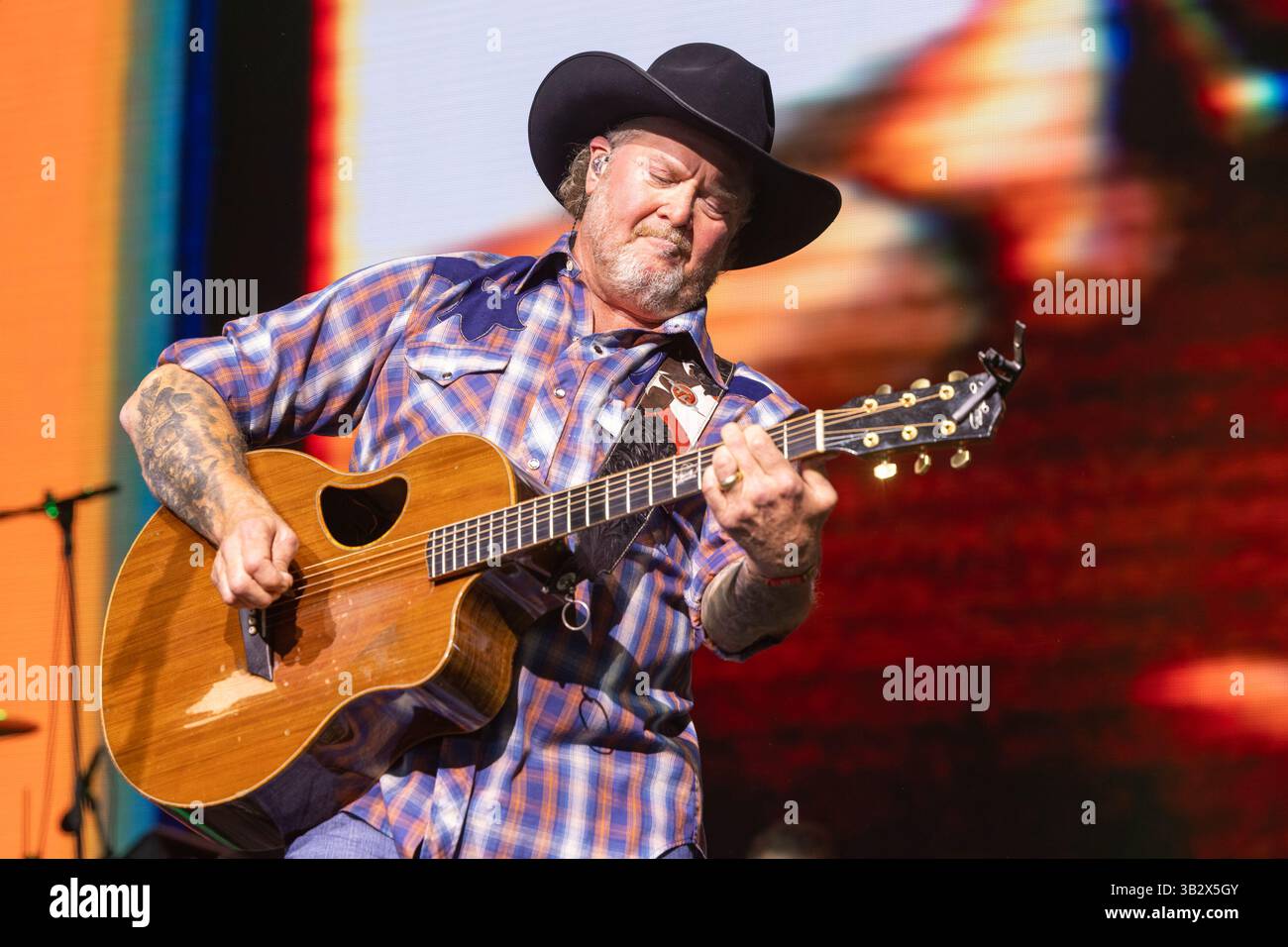Musician Tracy Lawrence during the Stagecoach Music Festival at Empire ...