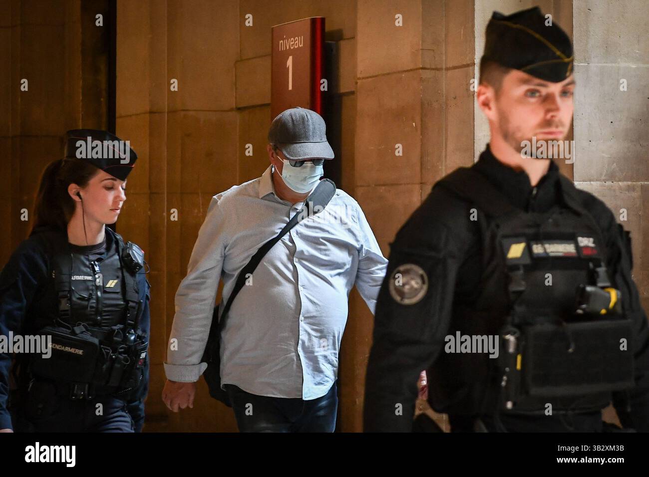 Paris, France. 28th Apr, 2025. An accused arrives at the Paris ...