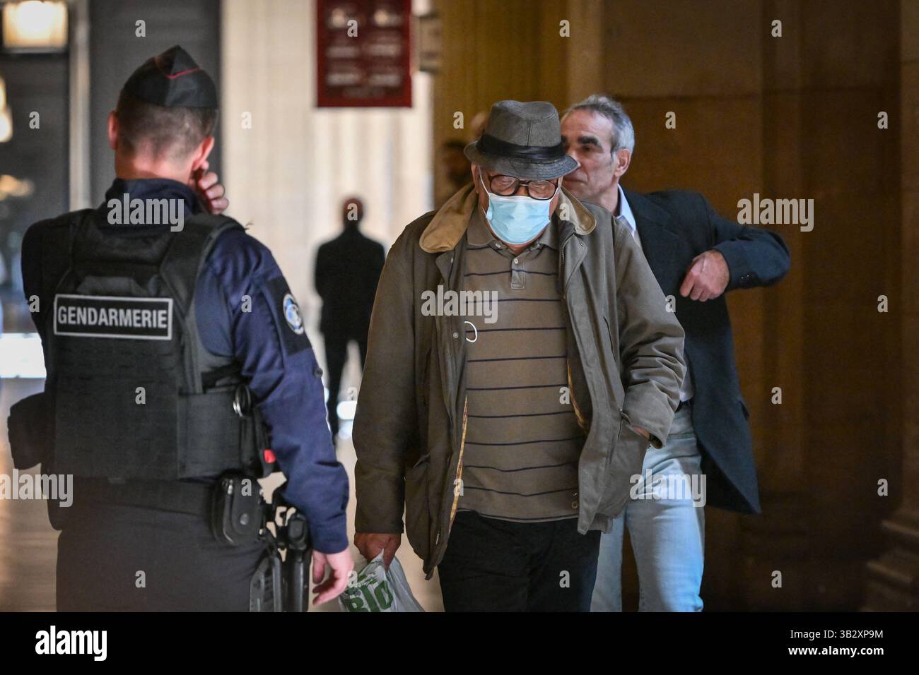 Paris, France. 28th Apr, 2025. An accused arrives at the Paris ...