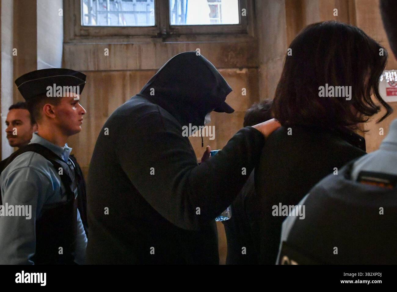 Paris, France. 28th Apr, 2025. An accused arrives at the Paris ...