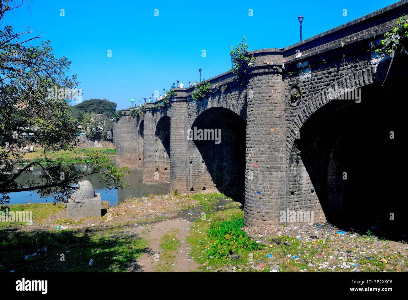 Partial view of the Nava pool (Shivaji bridge) on Mula river and in ...