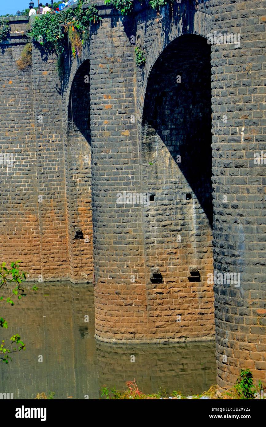 Partial view of the Nava pool (Shivaji bridge) on Mula river and in ...