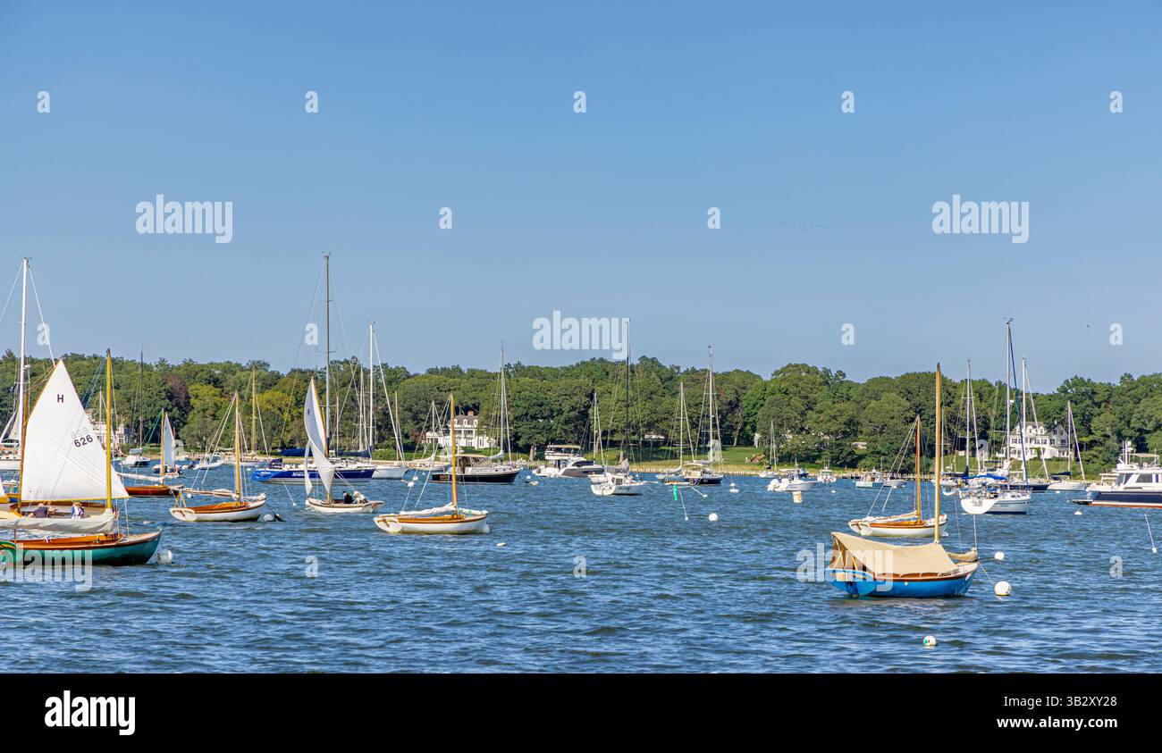 Boats in mooring field hi-res stock photography and images - Alamy