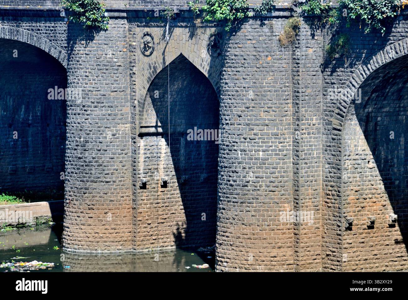 Partial view of the Nava pool (Shivaji bridge) on Mula river and in ...