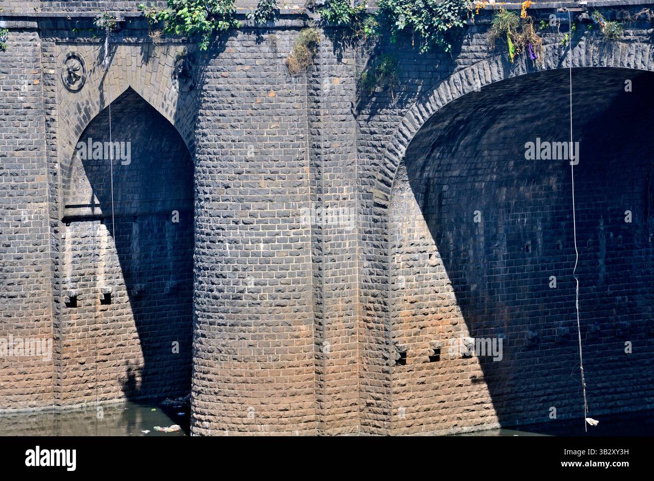 Partial view of the Nava pool (Shivaji bridge) on Mula river and in ...