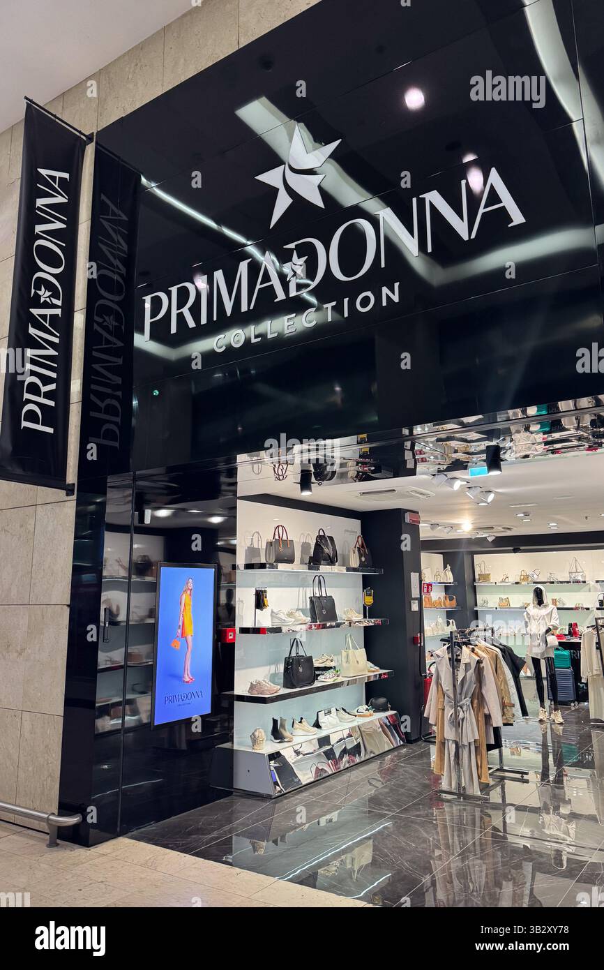 Primadonna store hi-res stock photography and images - Alamy