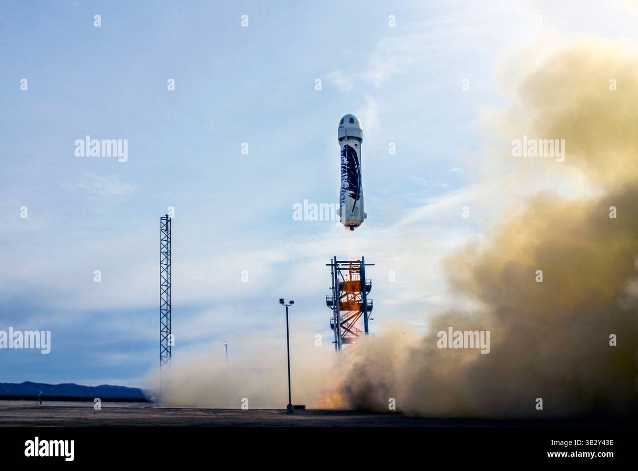 Nov 24, 2015 - Van Horn, Texas, U.S. - Blue Origin flies and lands the ...