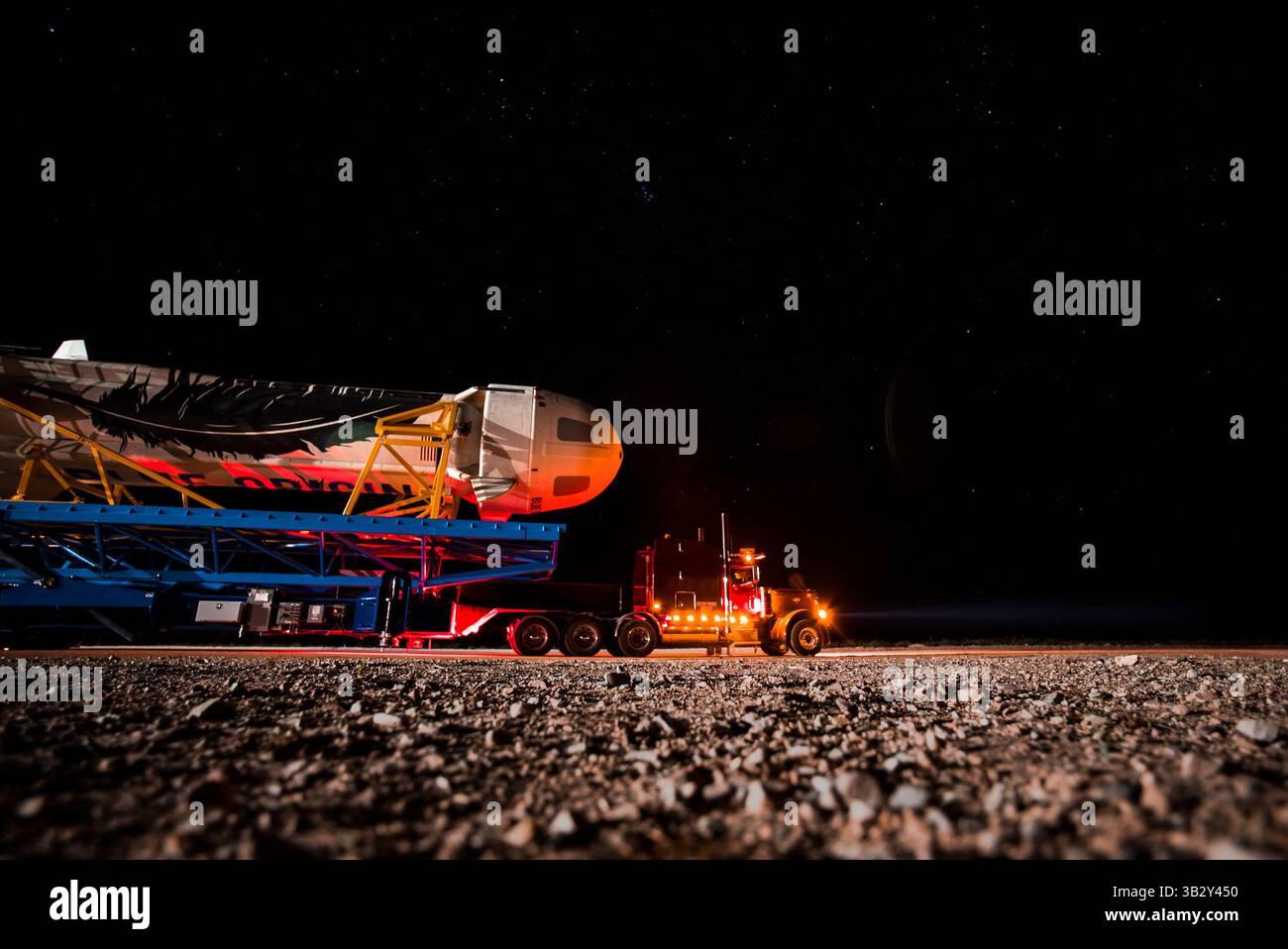 Nov 22, 2015 - Van Horn, Texas, U.S. - Blue Origin's fully reusable New ...