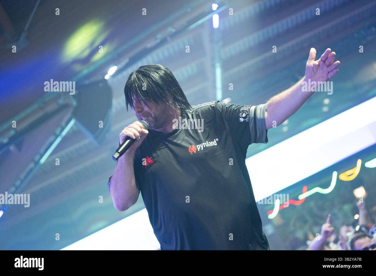 20250427 Bierkönig Opening PALMA, SPAIN - APRIL 27 2025 : Ikke Hüftgold ...