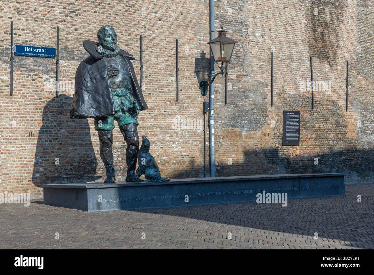 Statue of William of Orange 'Willem van Oranje" in the historic center ...