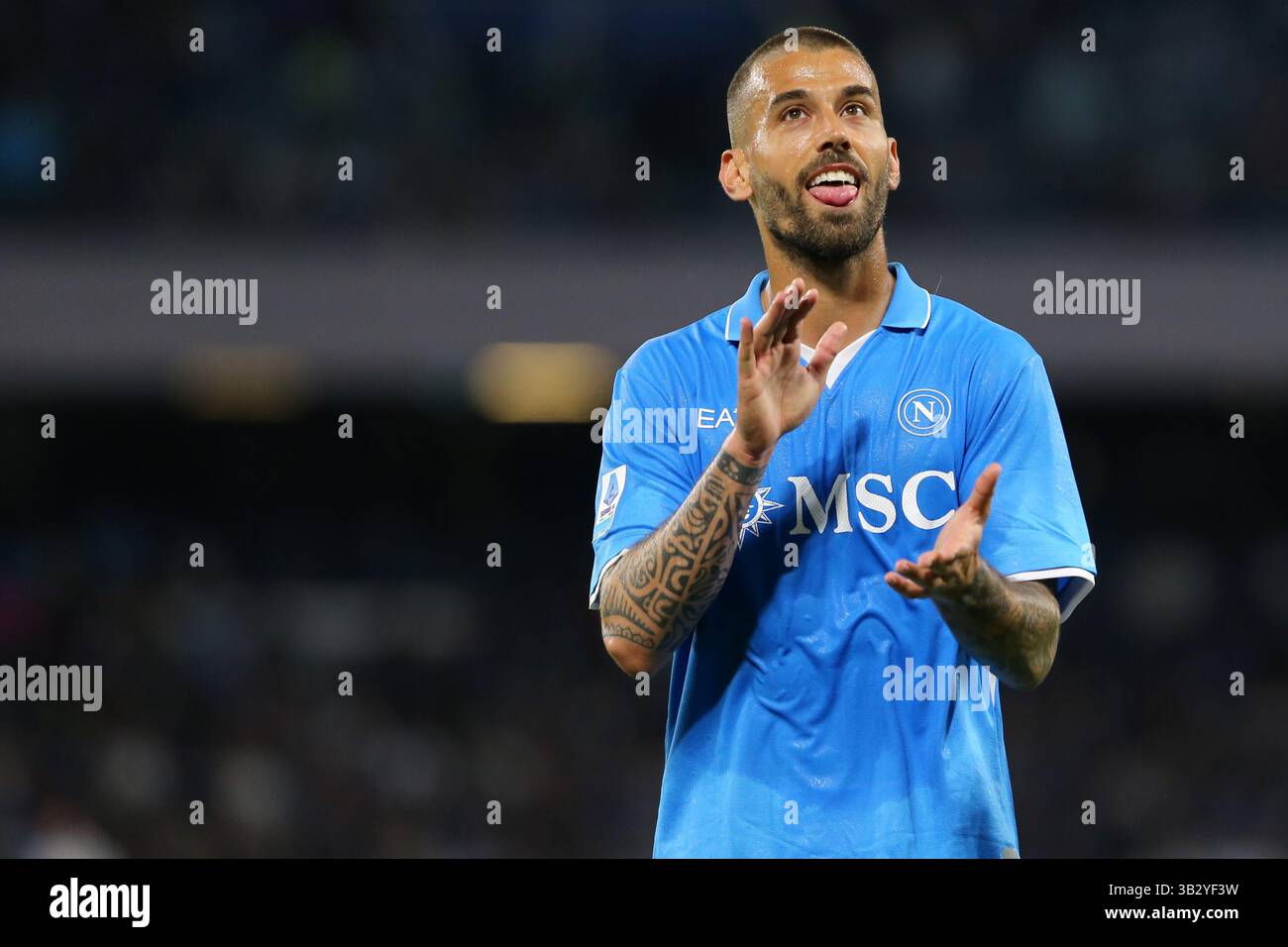 Leonardo Spinazzola of Ssc Napoli looks on during the Serie A match ...