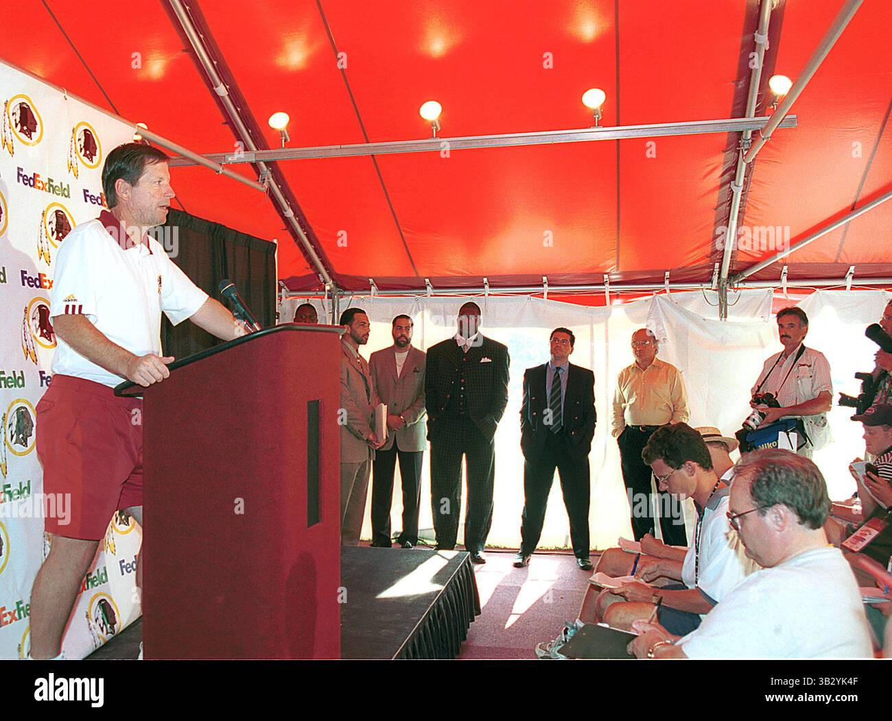 M 2000 15 75 hi-res stock photography and images - Alamy