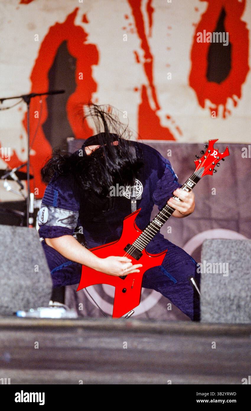 Slipknot performing at the Reading Festival 25th August 2002 Stock ...