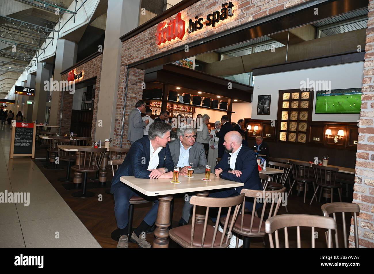 Eröffnung der neuen Gastronomie am Kölner Flughafen Köln Bonn Airport ...
