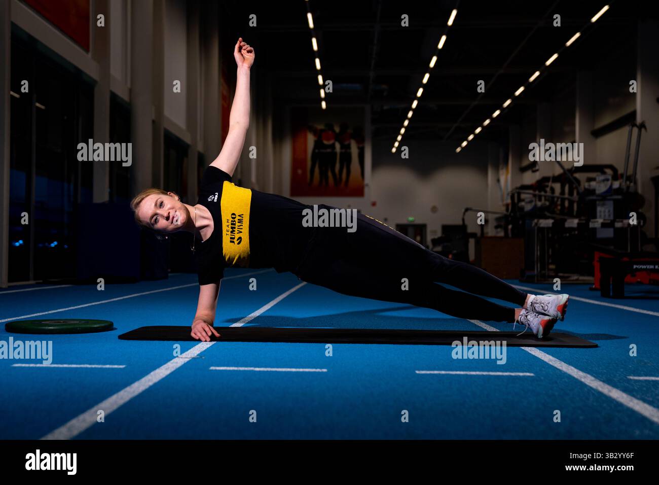 HEERENVEEN, NETHERLANDS - NOVEMBER 23: Team Jumbo-Visma speedskater ...