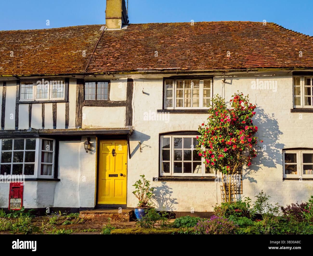 Old 17th-century post house cottage, Thakeham, West Sussex UK Stock ...