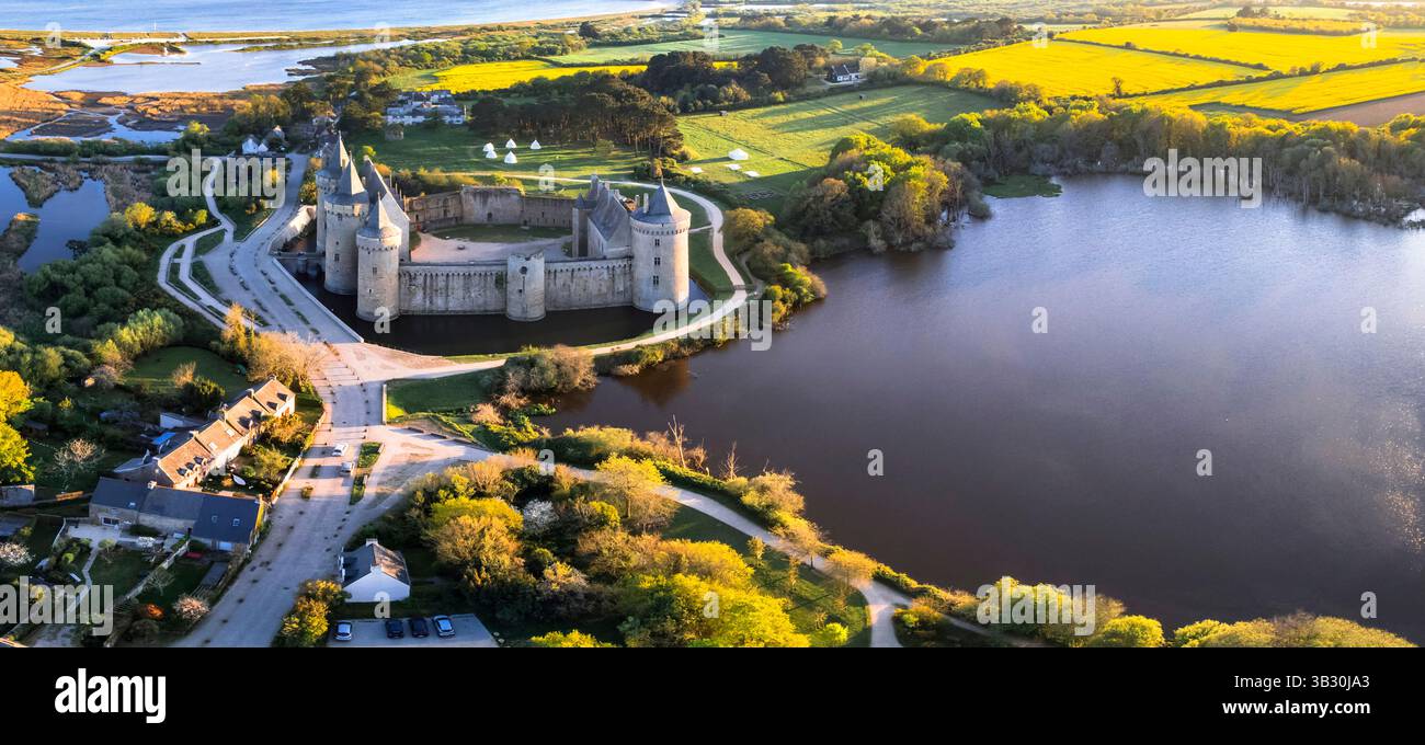 Most beautiful medieval french castles - amazing chateau de Suscinio ...