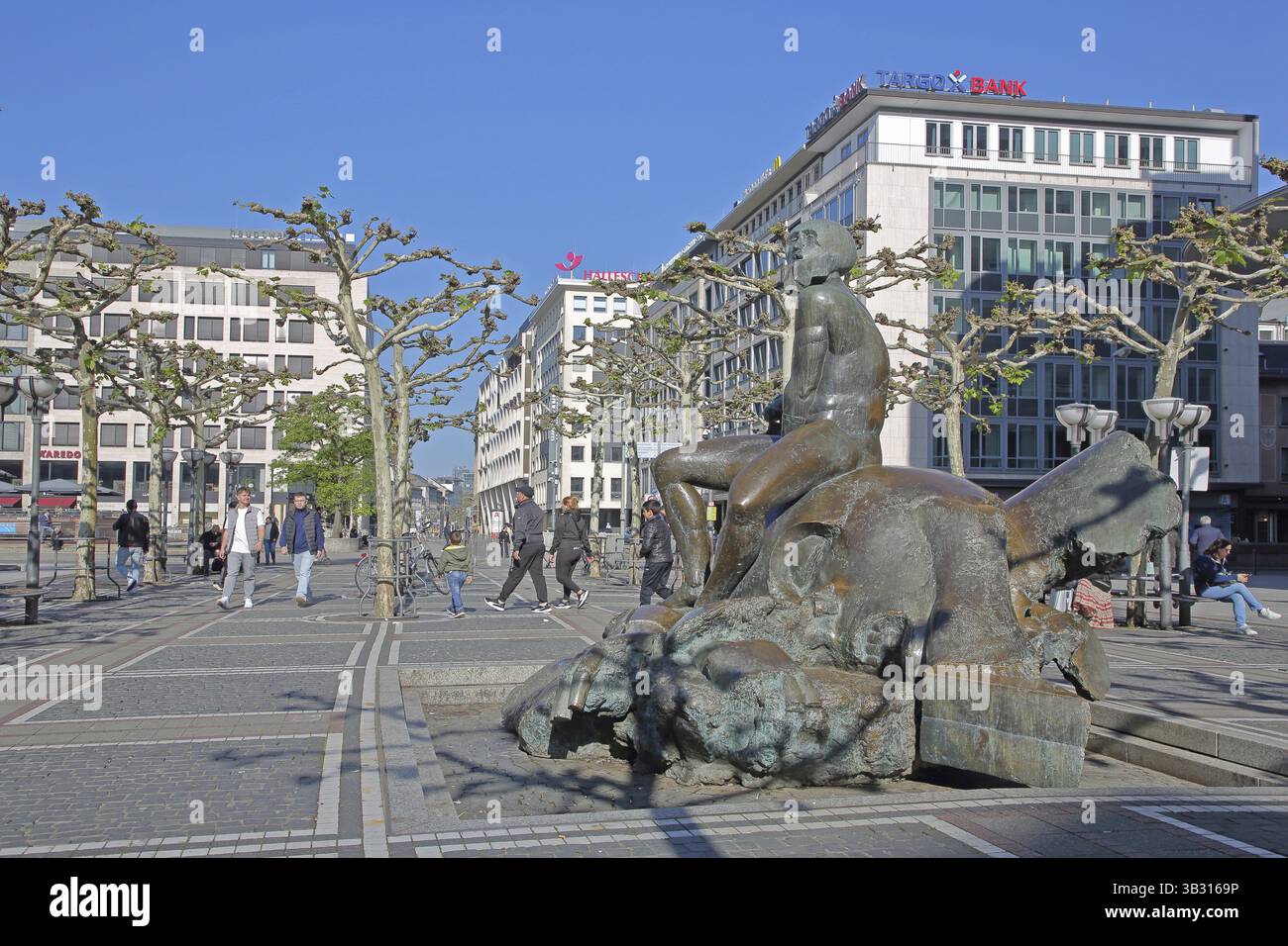 Sculpture David and Goliath by Richard Hess 1983, bronze sculpture ...