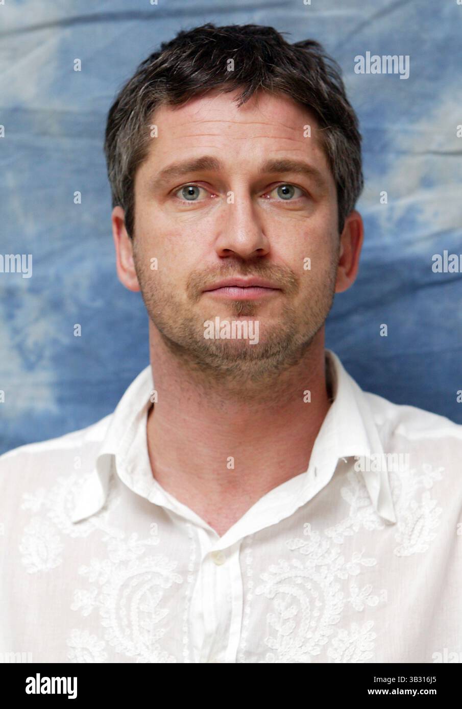 November 16, 2004 - U.S. - Gerard Butler promoting ''The Phantom of the ...