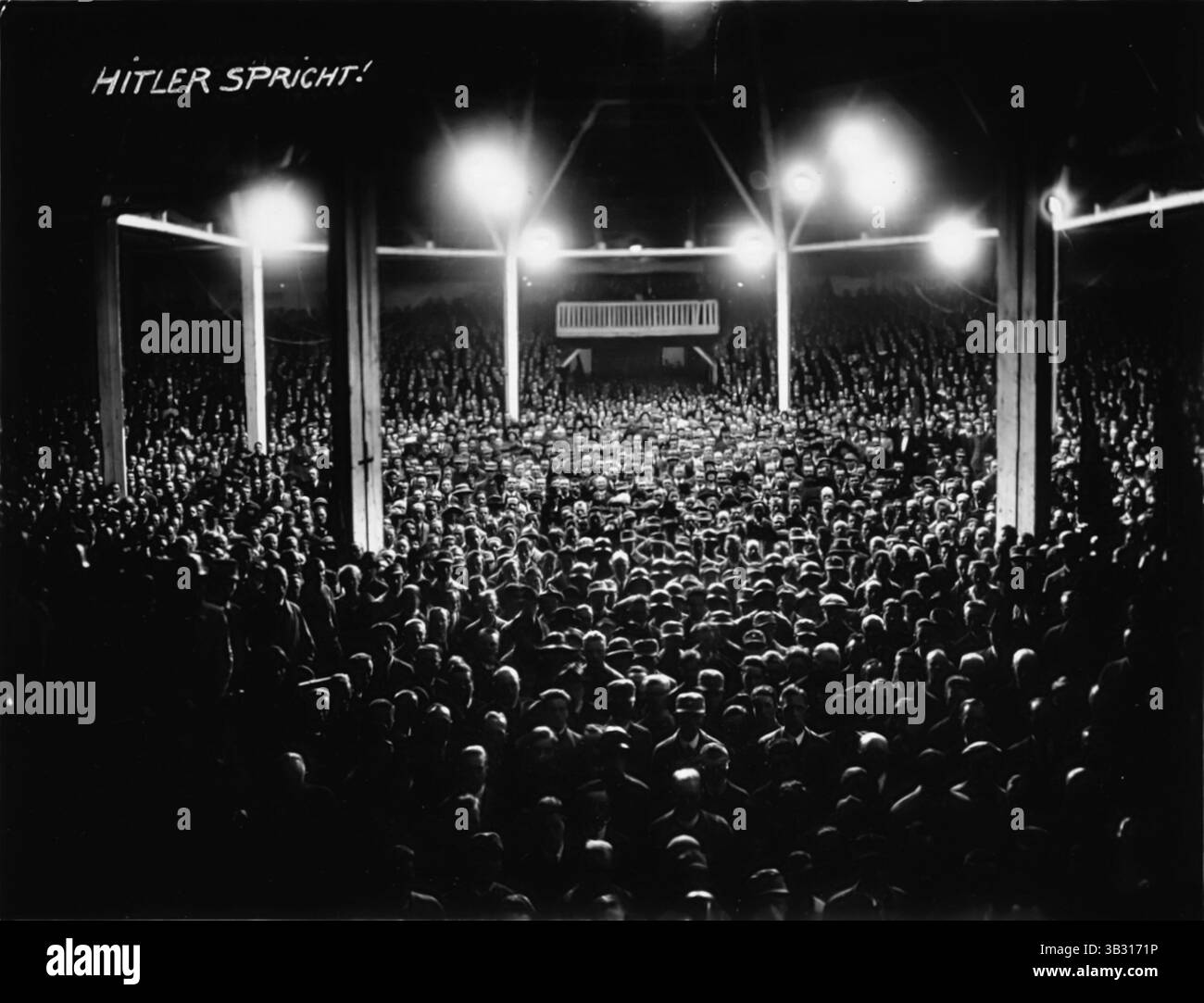 Hitler podium hi-res stock photography and images - Alamy