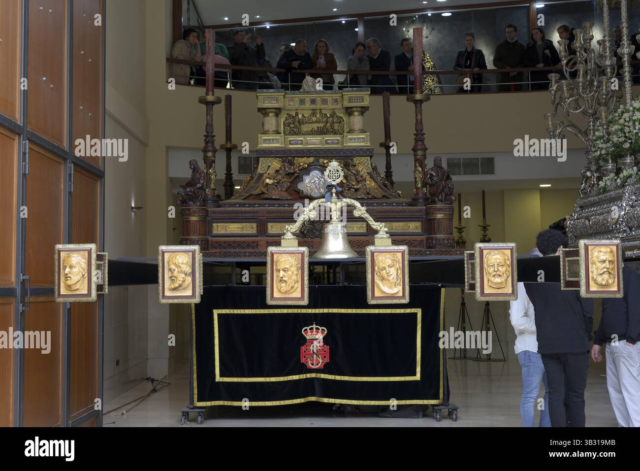 Trono real hi-res stock photography and images - Alamy