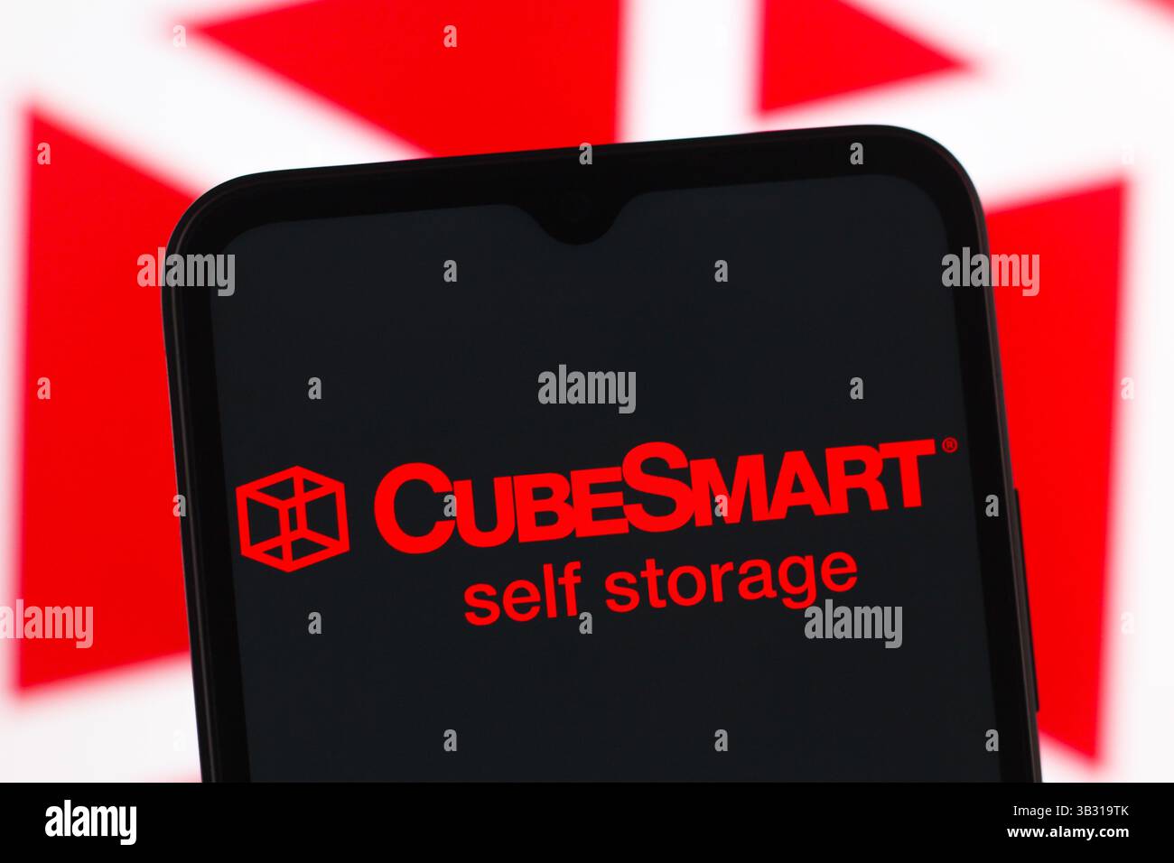 Canada. 28th Apr, 2025. In this photo illustration, the CubeSmart logo ...