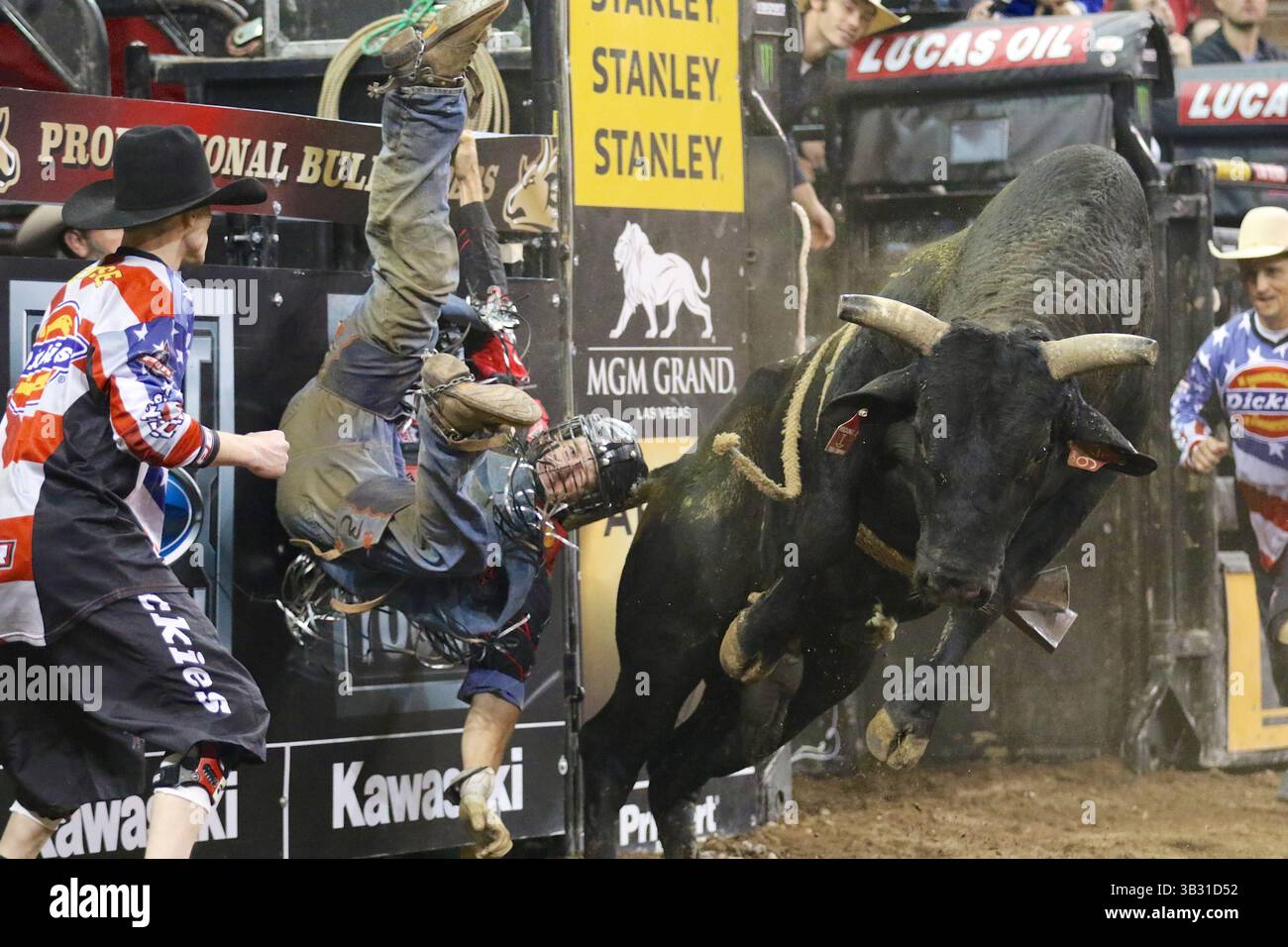 Jan. 15, 2016 - New York, New York, U.S - JUSTIN PATON competes on day ...