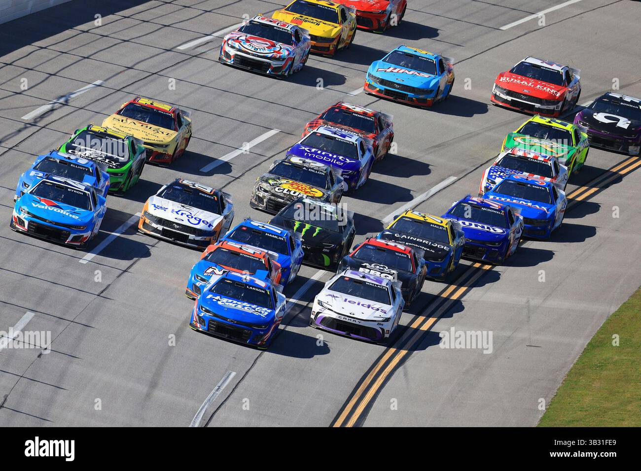 TALLADEGA, AL - APRIL 27: #5 Kyle Larson, Hendrick Motorsports ...