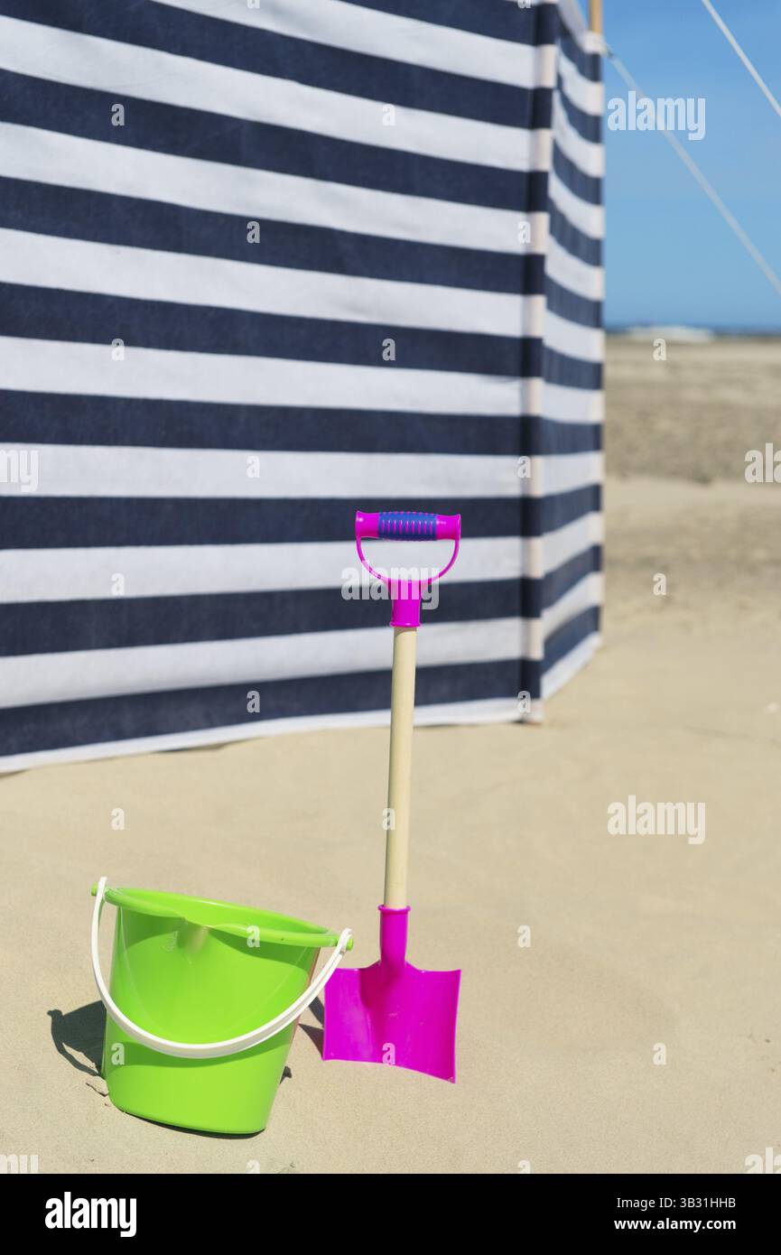Striped wind break at the beach Stock Photo - Alamy