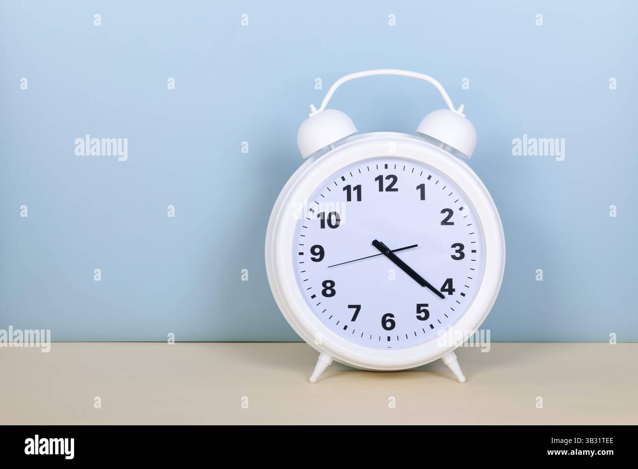 This time afternoon shot hi-res stock photography and images - Alamy
