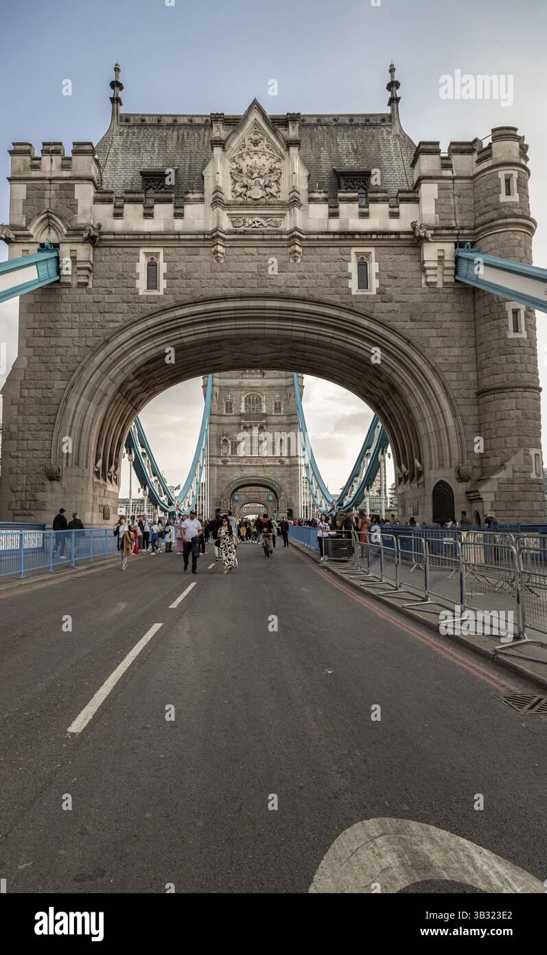 London, UK - Apr 27, 2025 - Crowd of people visit Stunning view of The ...