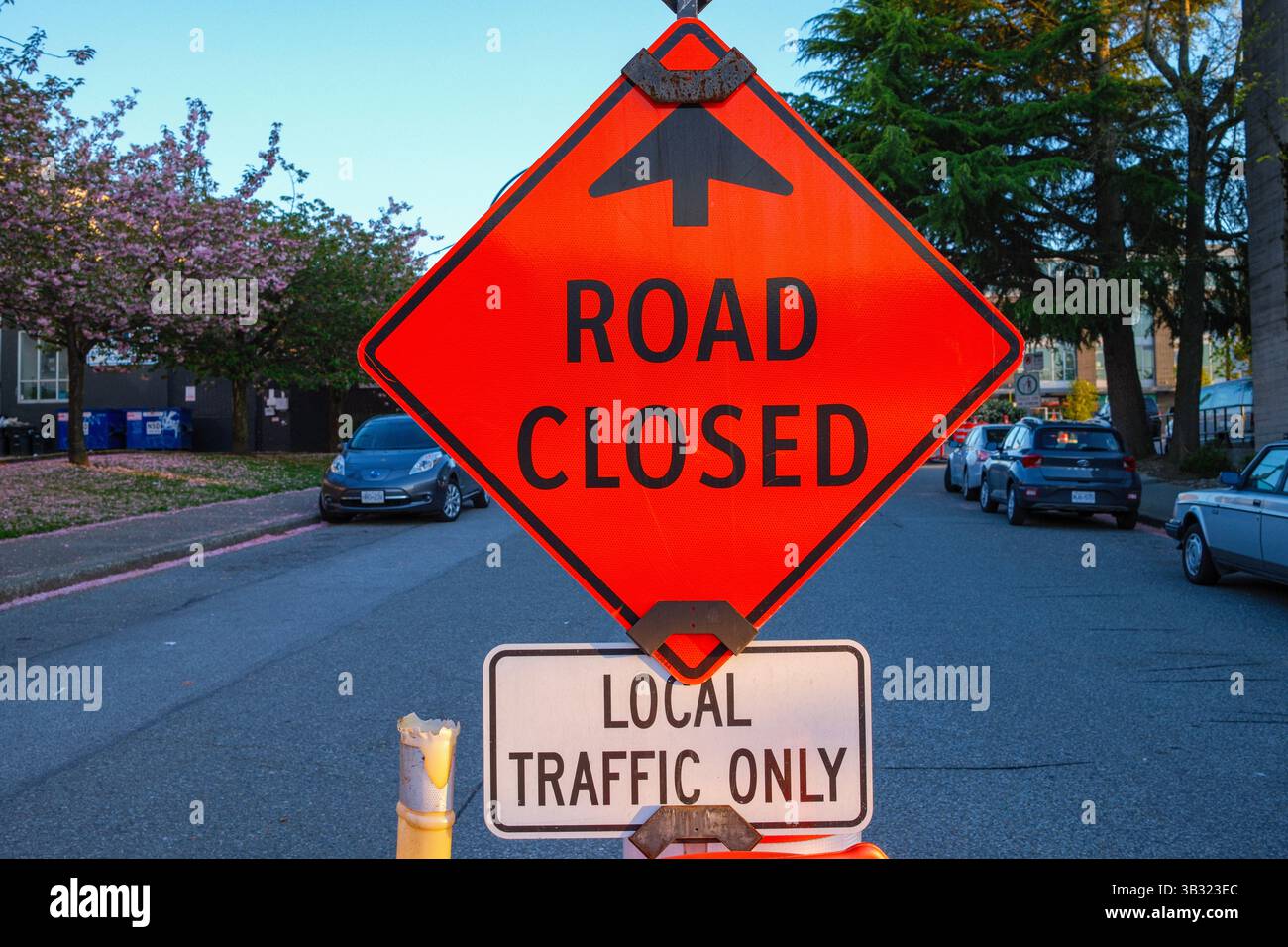 Mount closed hi-res stock photography and images - Alamy