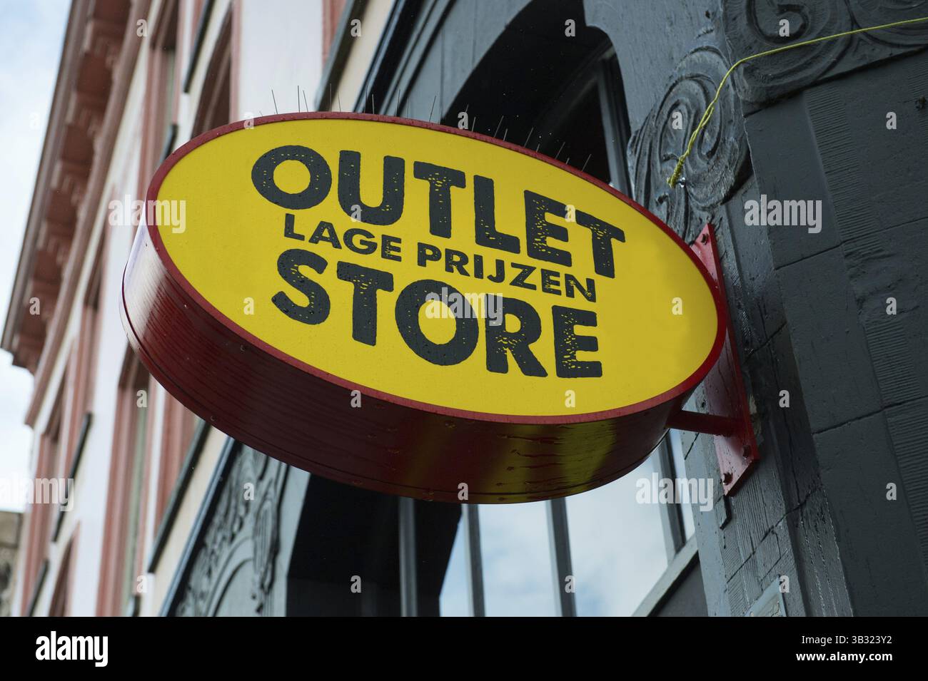Hanging outlet hi-res stock photography and images - Alamy