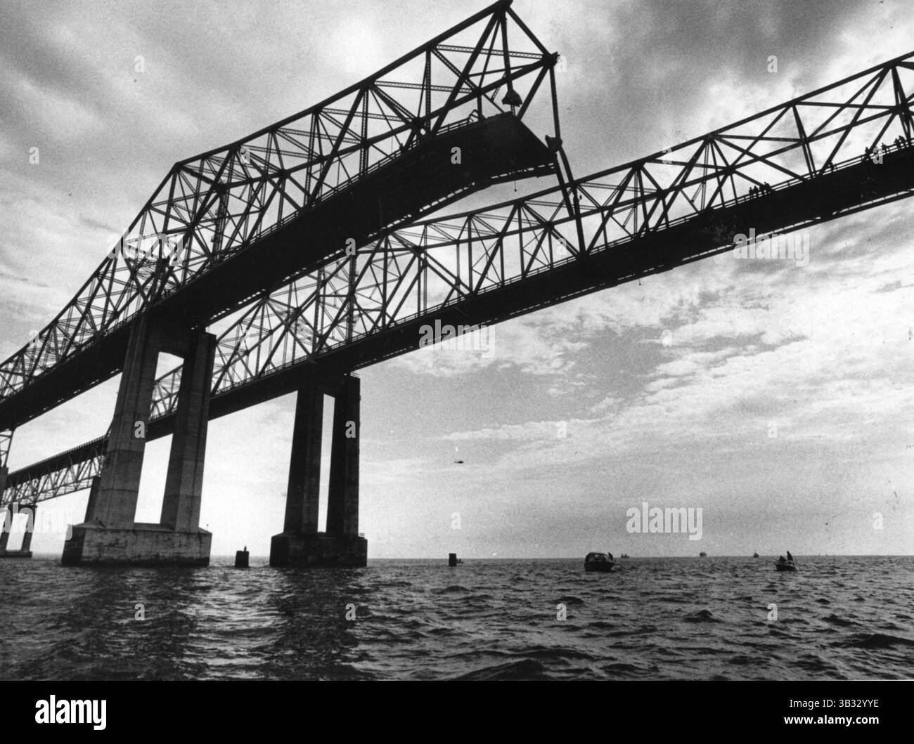 Feb. 12, 2016 - Tampa, FL, USA - The collapsed span of the Sunshine ...