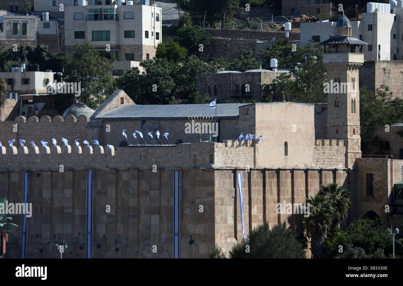 A view of the Ibrahimi Mosque after Israeli officials hang Israeli ...