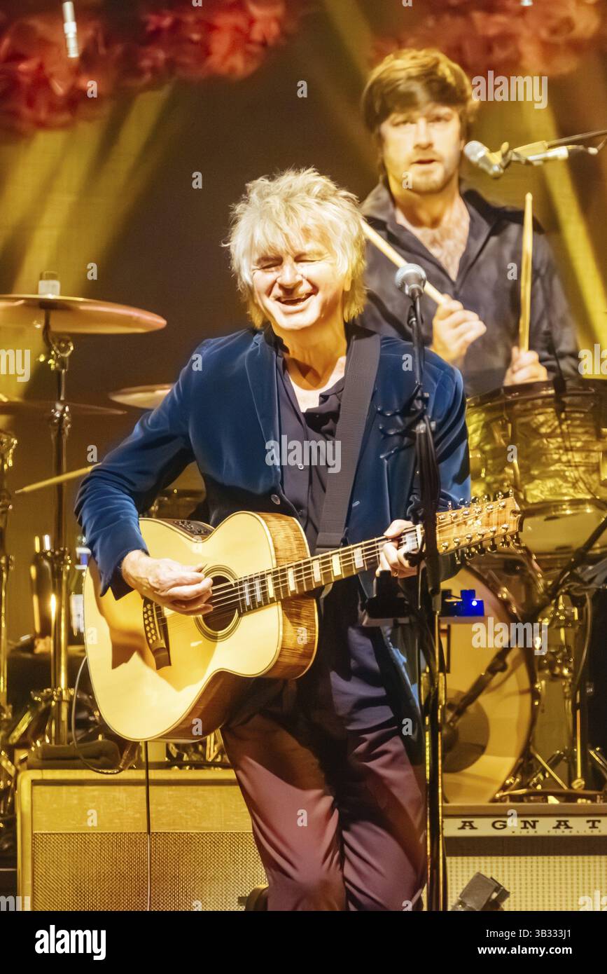 MELBOURNE, AUSTRALIA - DECEMBER 10: Neil Finn of Crowded House performs ...