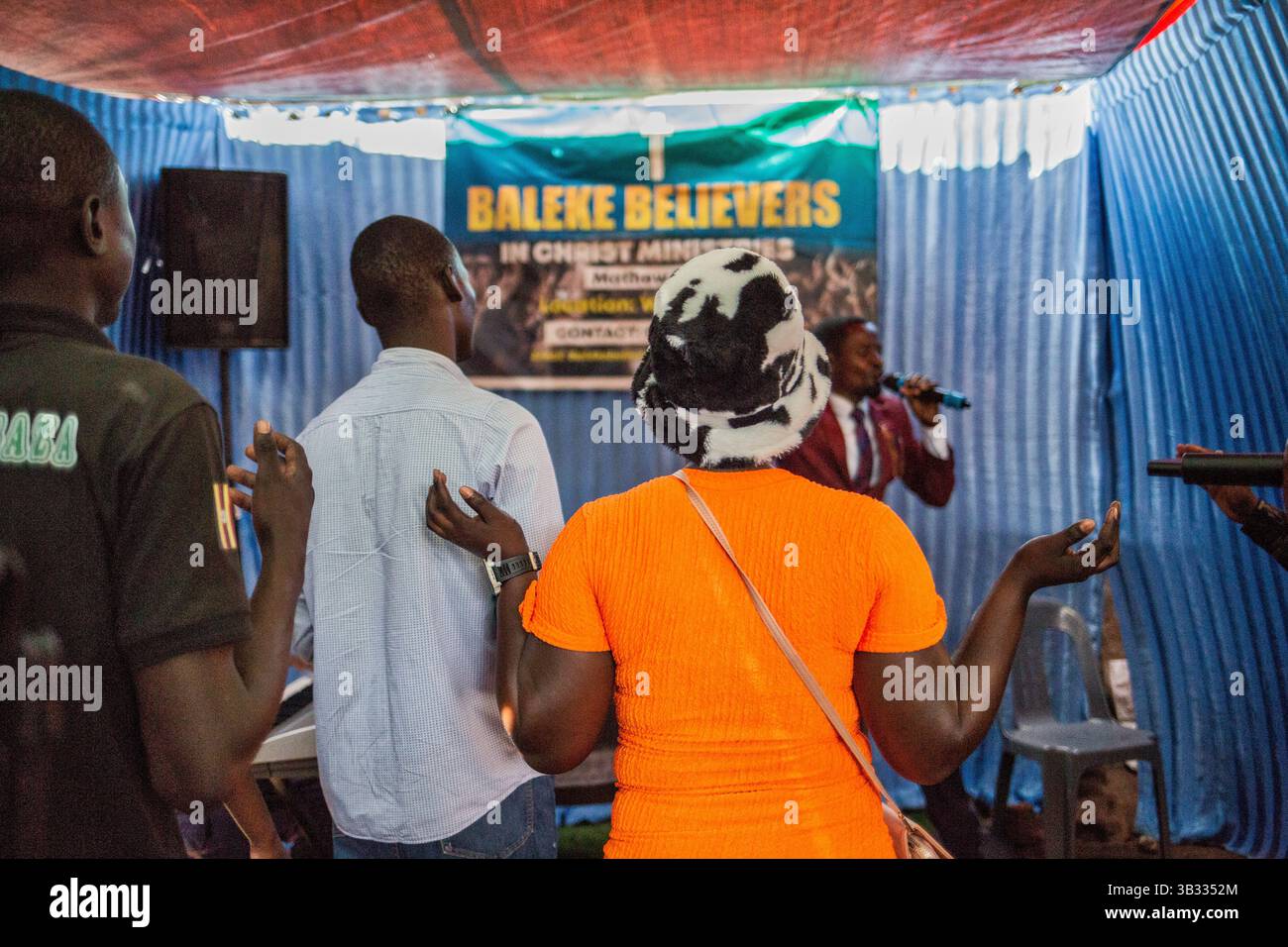 African mass in Katanga slum, Kampala, Uganda, Africa Stock Photo - Alamy
