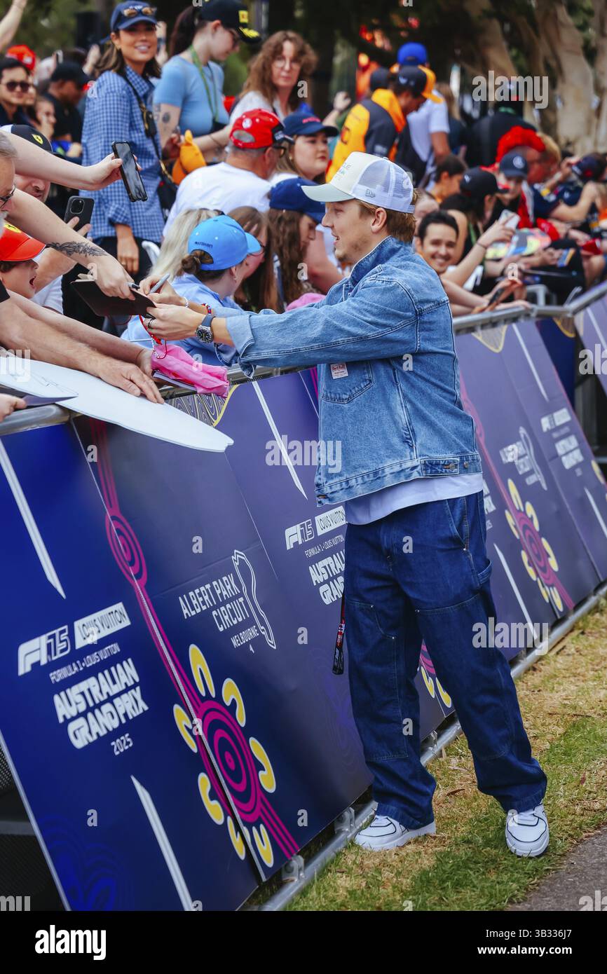 MELBOURNE, AUSTRALIA - MARCH 13: Liam Lawson of New Zealand and Oracle ...
