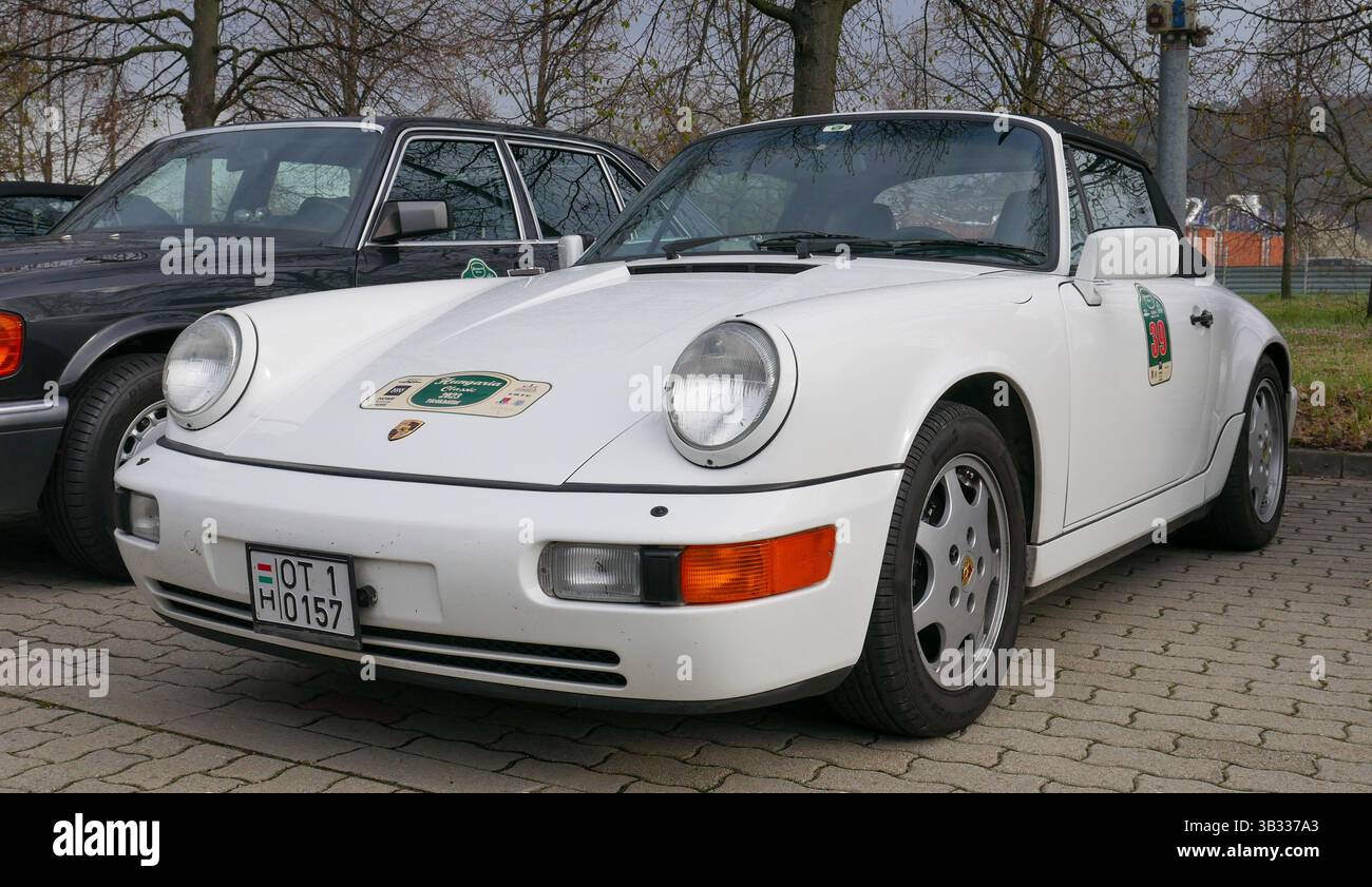 Porsche 911 964 carrera engine hi-res stock photography and images - Alamy