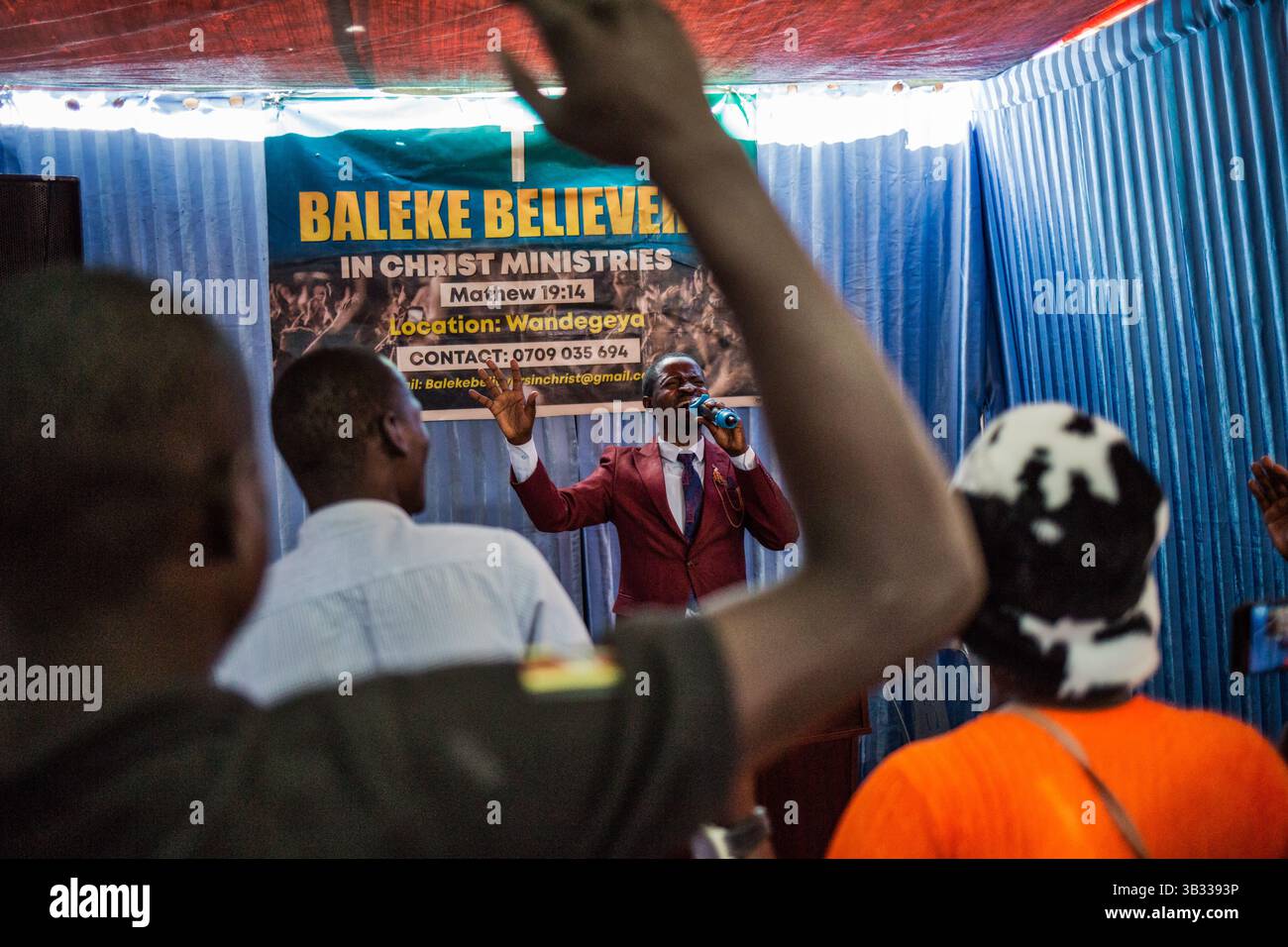 African mass in Katanga slum, Kampala, Uganda, Africa Stock Photo - Alamy