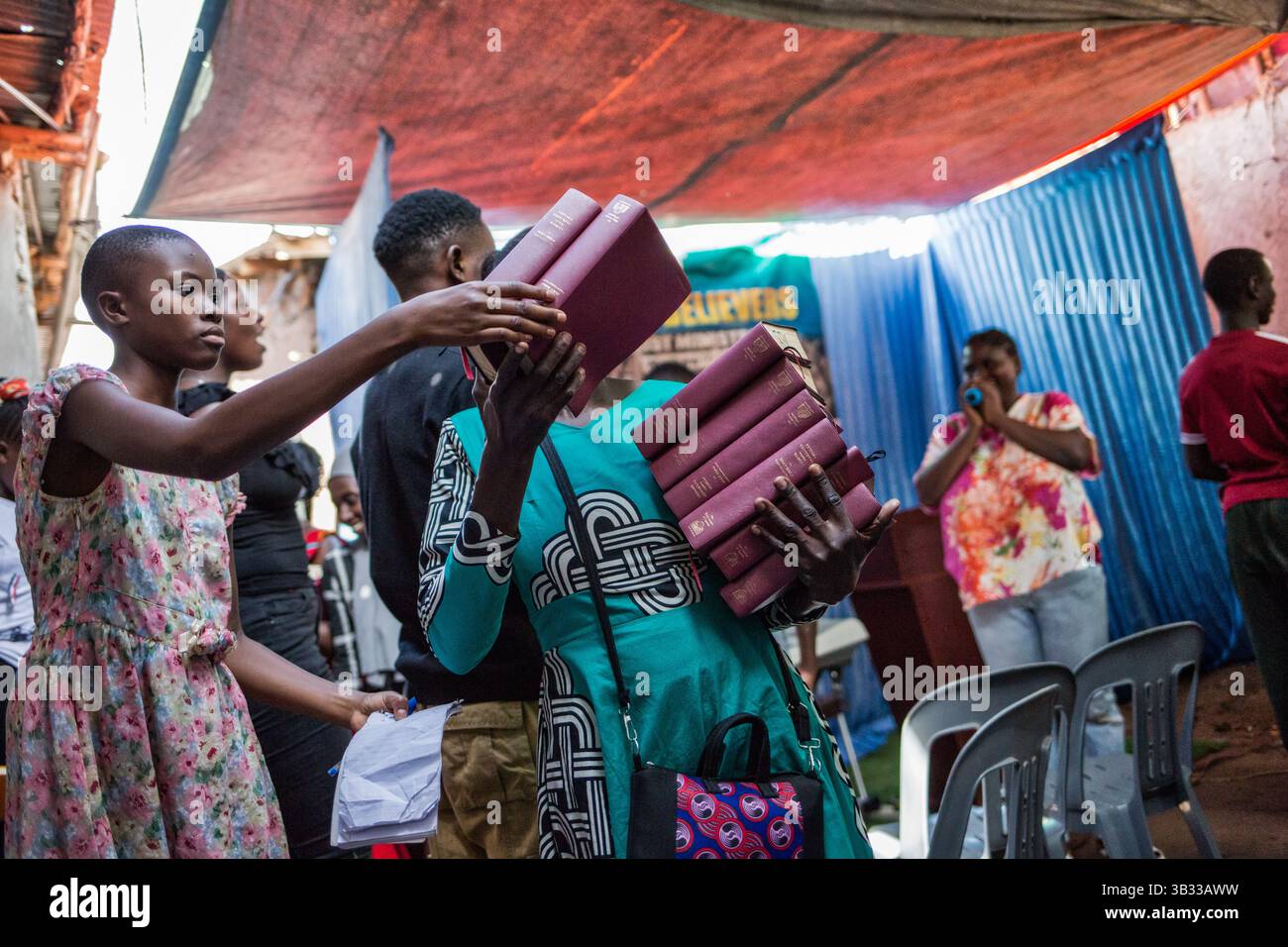 African mass in Katanga slum, Kampala, Uganda, Africa Stock Photo - Alamy