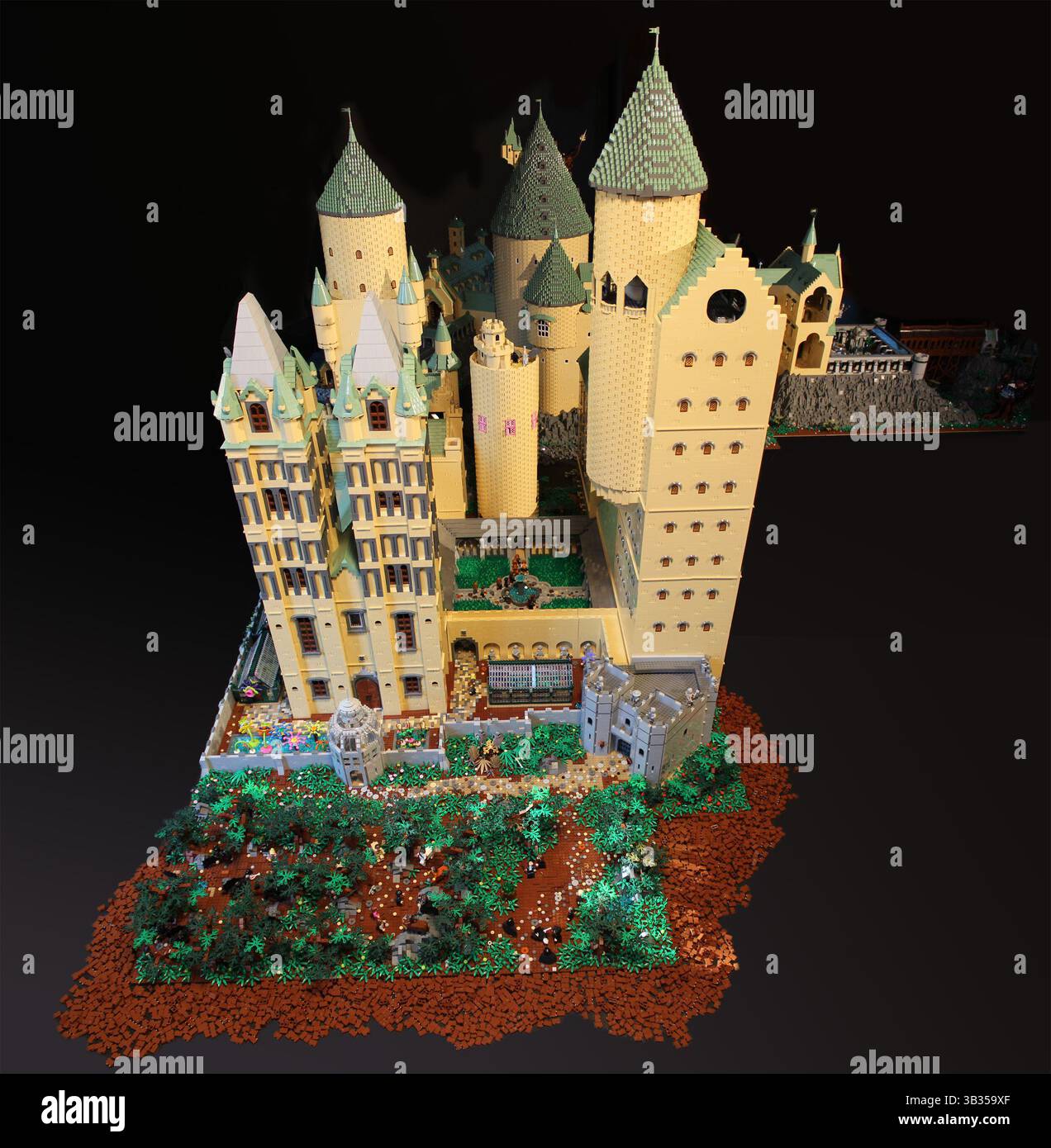 Mar 04, 2013 - Seattle, Washington, U.S. - Harry Potter Hogwarts built ...