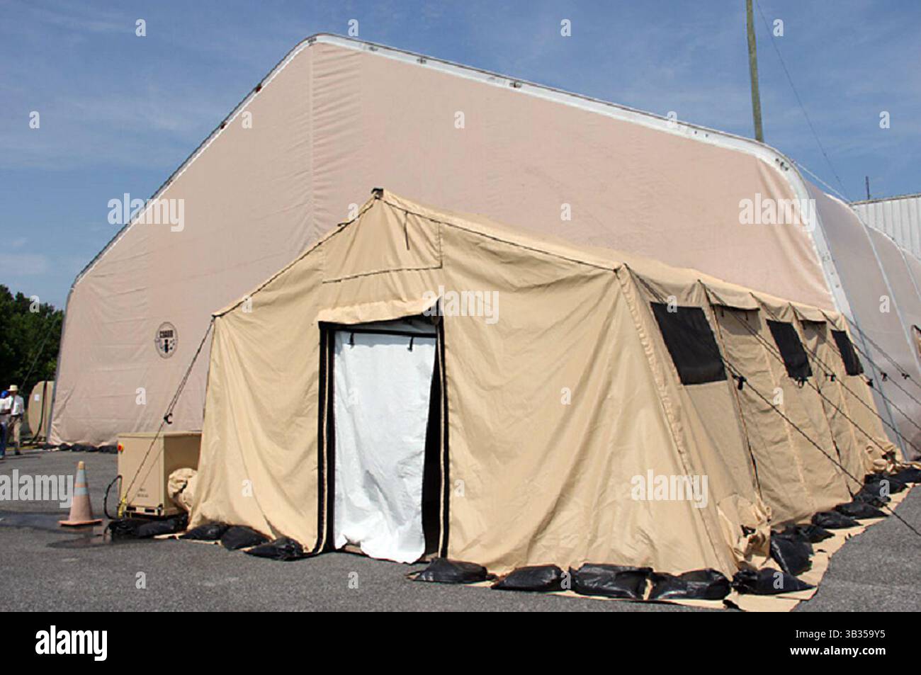 Field deployable hydrolysis system hi-res stock photography and images ...